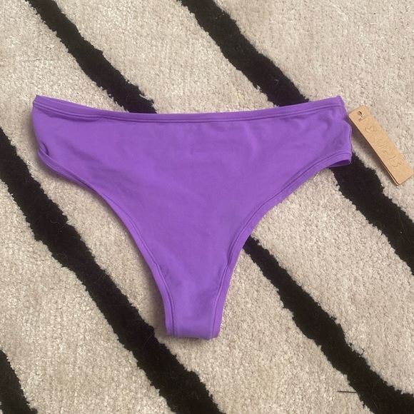 SKIMS | Intimates & Sleepwear | Nwt Skims Thong | Poshmark